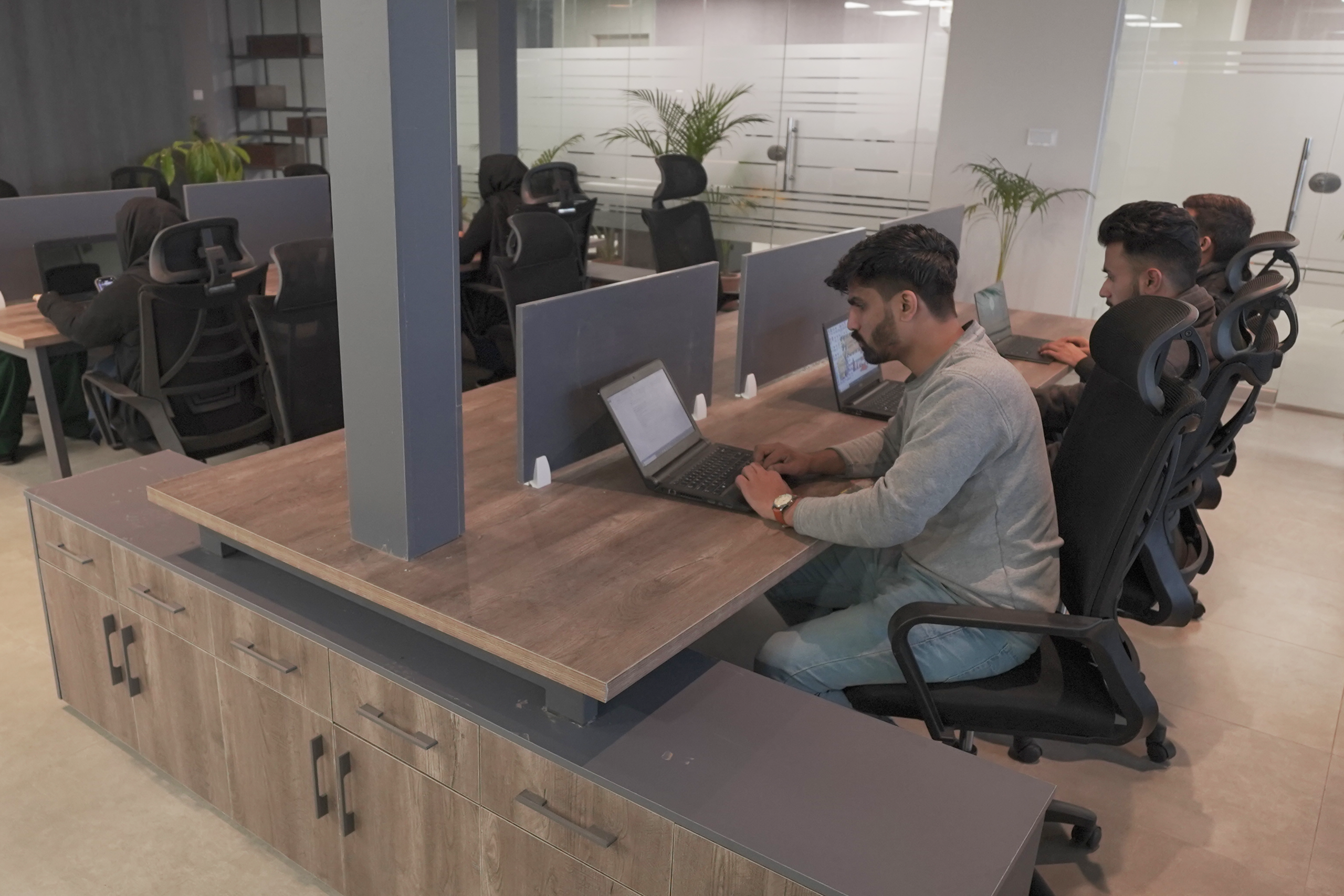 Dedicated Desk – Executive Hub